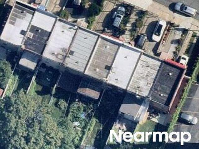 E 230th St