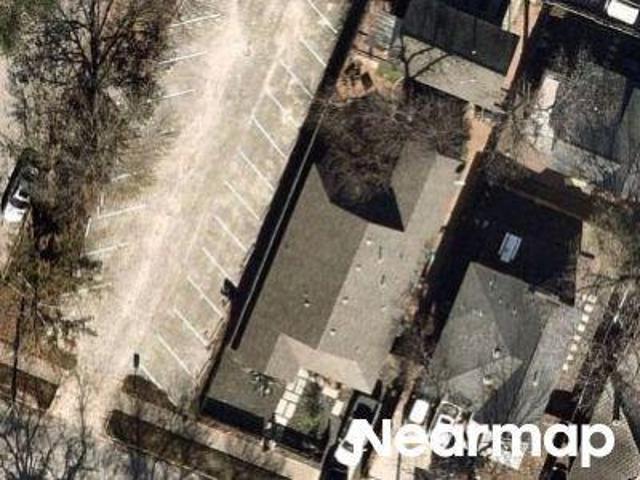 E 2nd St