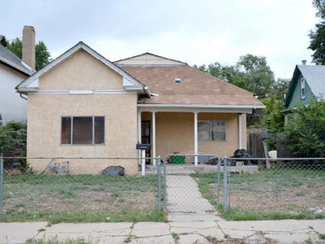 E 2nd St