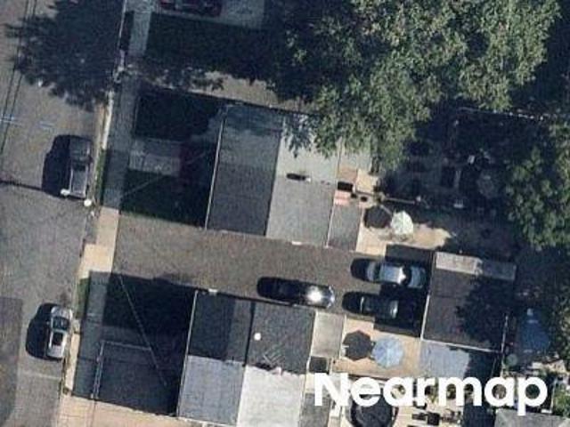 E 34th St