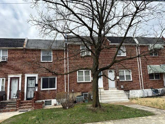 E 35th St