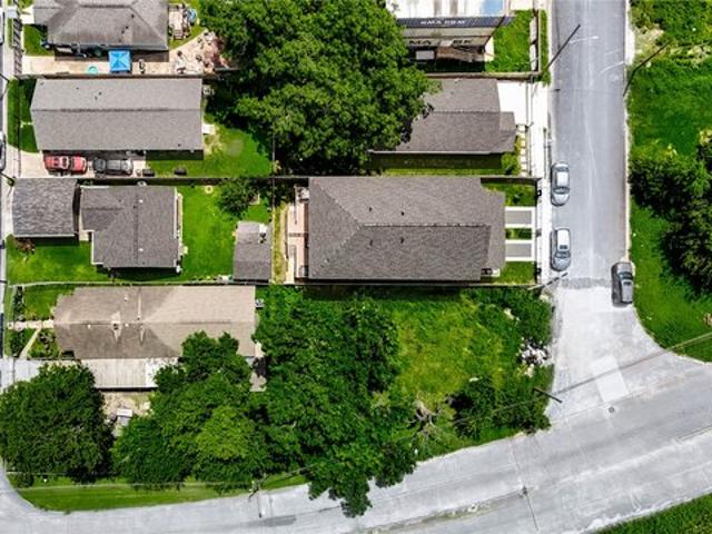 E 35th St, Houston, TX 77022
