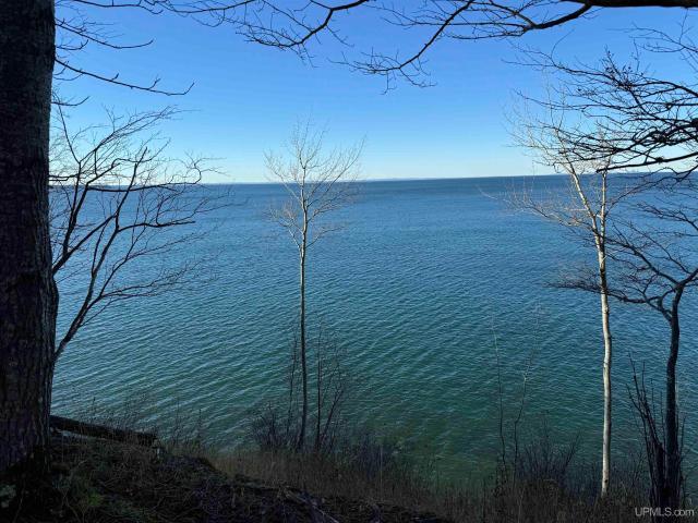 E 380 Lake Road