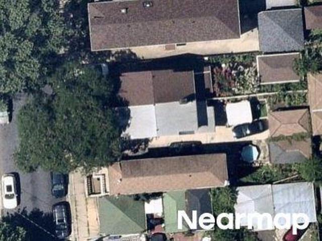 E 38th St