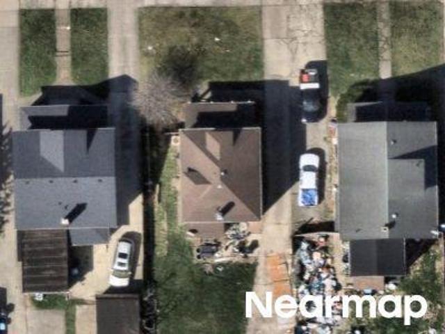 E 30th St