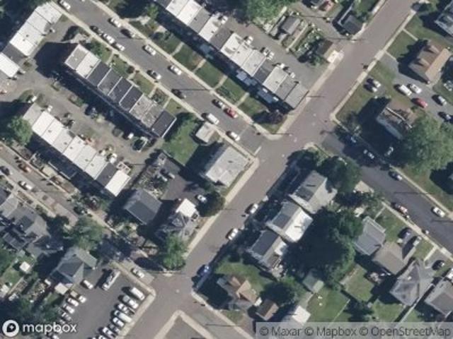 E 3rd St