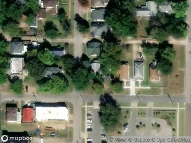 E 3rd St