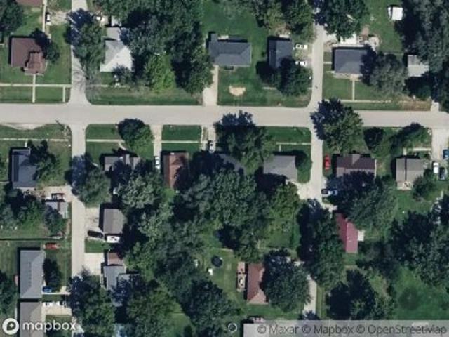 E 3rd St