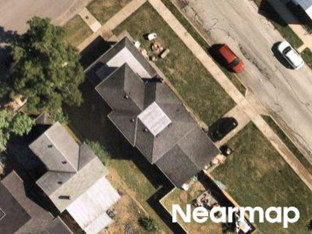 E 3rd St