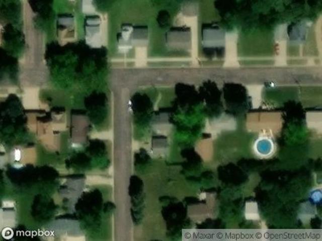 E 3rd St