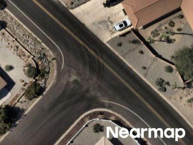 E 41st St