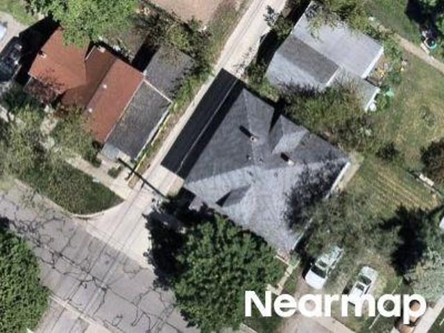E 4th St