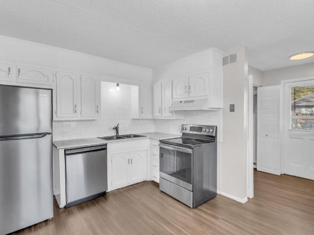 E 54th St 2 Bedroom Apartment for Rent at 9200 E 54th St, Raytown, MO 64133
