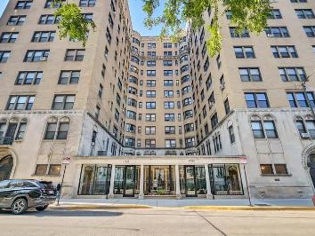 E 55th St Apt 301