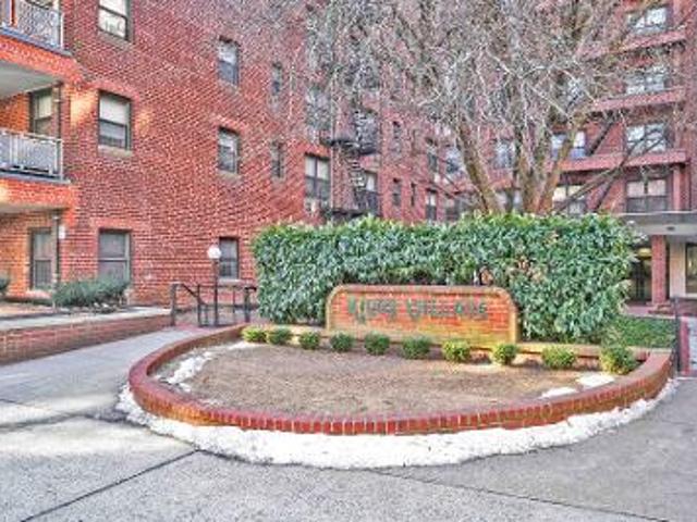 E 51st St Apt 2d