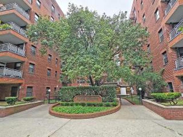 E 51st St Apt 5m
