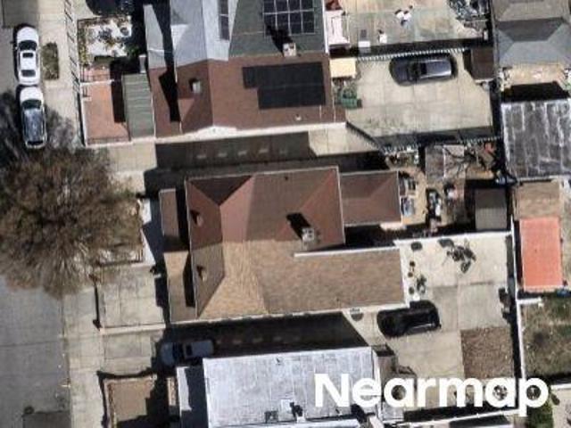 E 53rd St