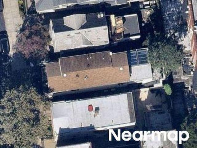E 5th St
