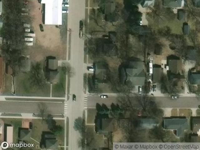 E 5th St