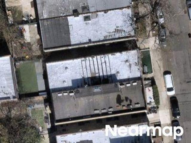 E 5th St
