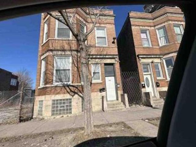E 75th St