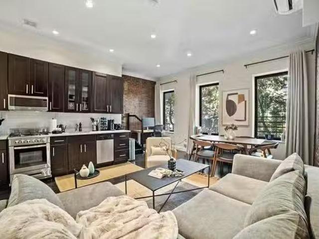 E 78th St, New York City, NY