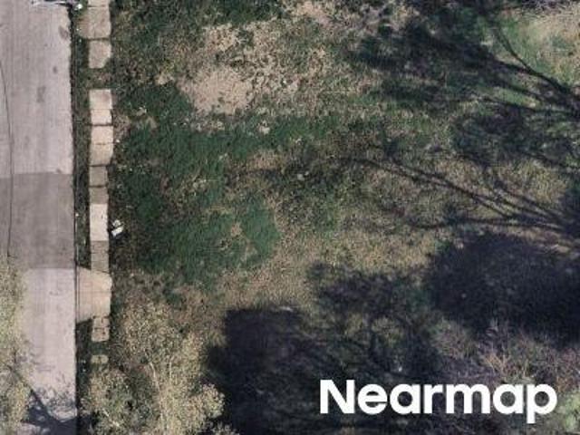 E 70th St