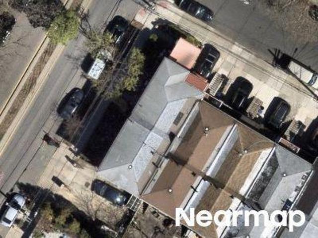E 73rd St