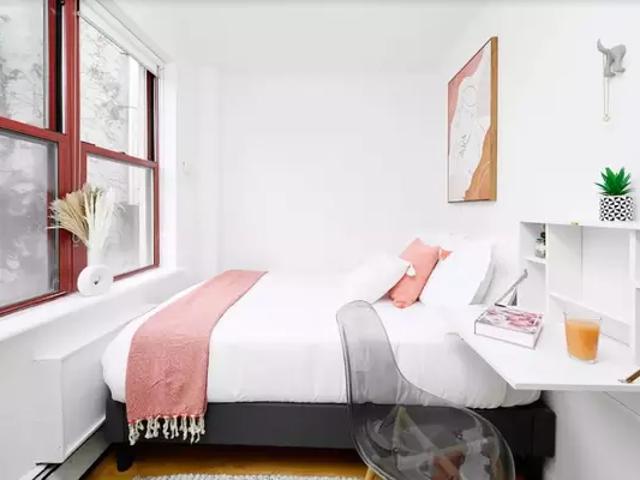 E 7th St #677