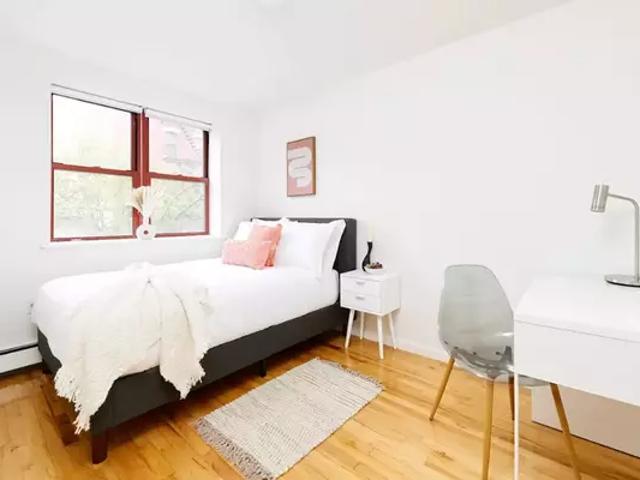 E 7th St #679