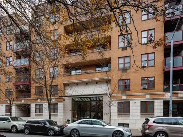 E 7th St #686