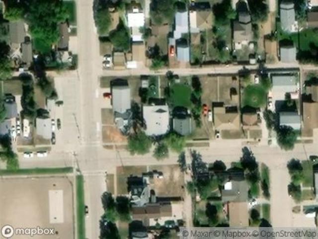 E 7th St