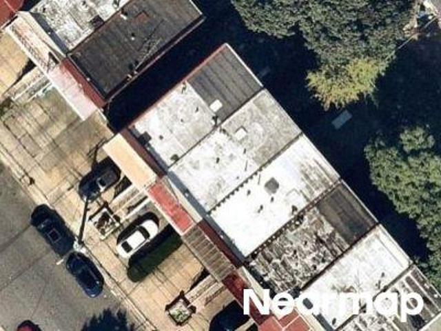 E 84th St