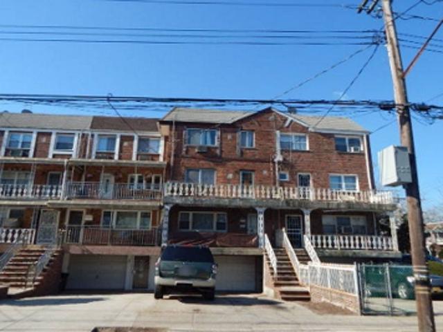 E 85th St