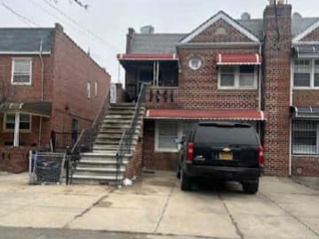 E 85th St