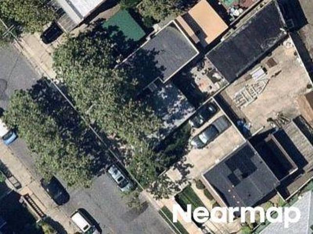 E 86th St