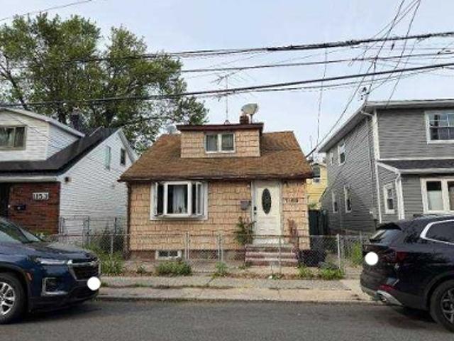 E 88th St