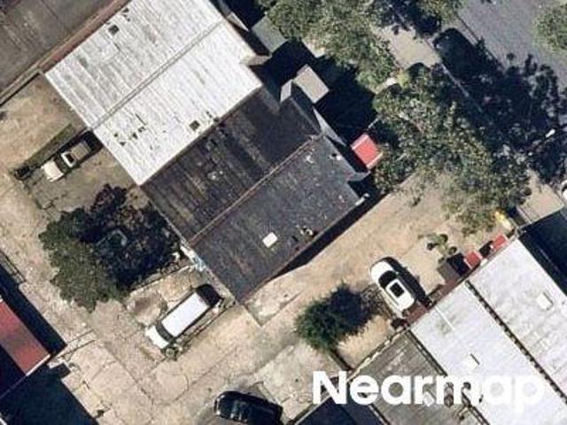 E 83rd St
