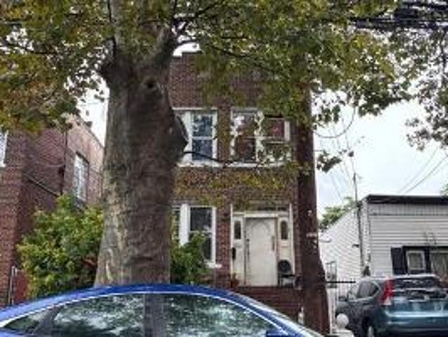 E 95th St