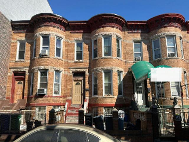 E 98th St