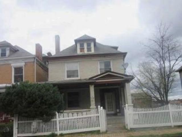 E 9th Ave