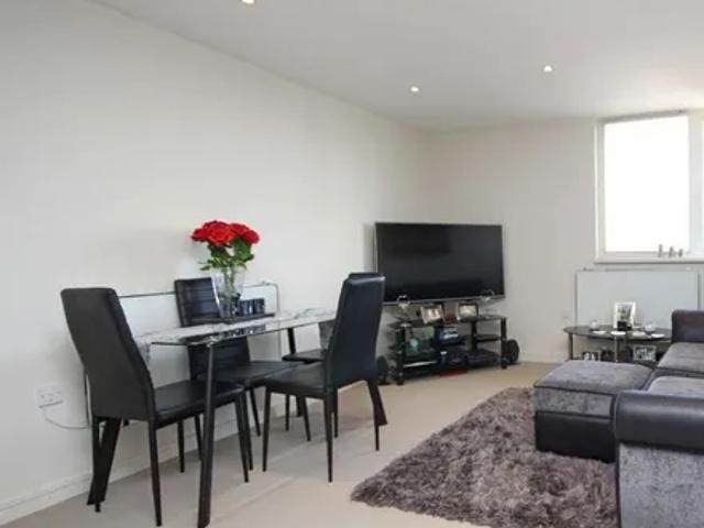 EC Cycling Coach and Personal Trainer, Orchard Road, London, TW9 4FG, United Kingdom | 1 bed apartment for rent #135670318 | Rentberry