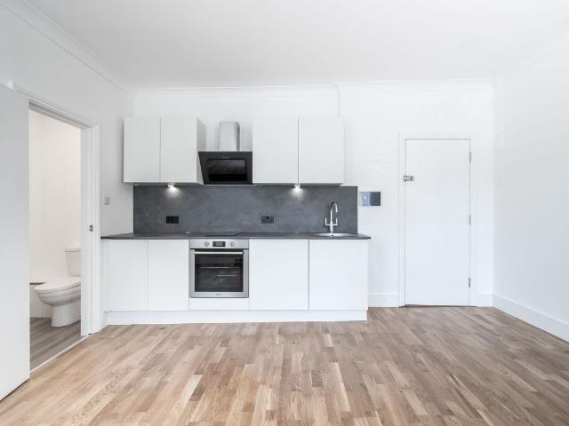Eccleston Road, London W13, Studio to rent, £1,300 pcm | PrimeLocation