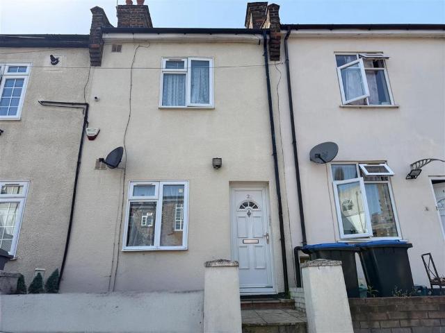 Ecclestone Place, Wembley 3 bed terraced house to rent £2,600 pcm £600 pw