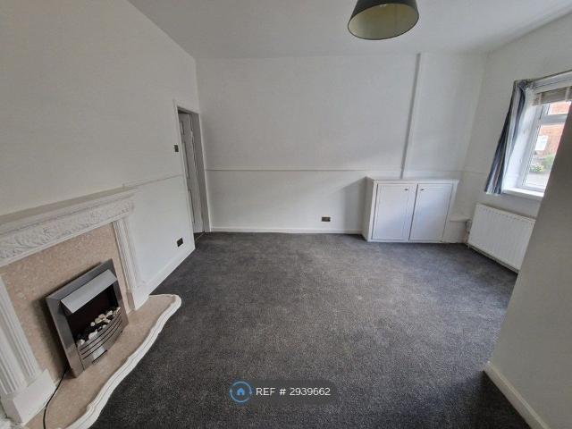 Eccles, Manchester M30, 2 bed flat to rent, £950 pcm | PrimeLocation