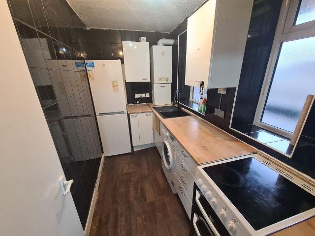 Eccles New Road, Salford M5, 2 bed flat to rent, £1,200 pcm | PrimeLocation