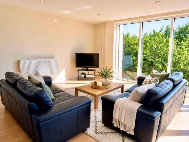 Ecclesall Gate 6 bed apartment to rent £2,626 pcm £606 pw