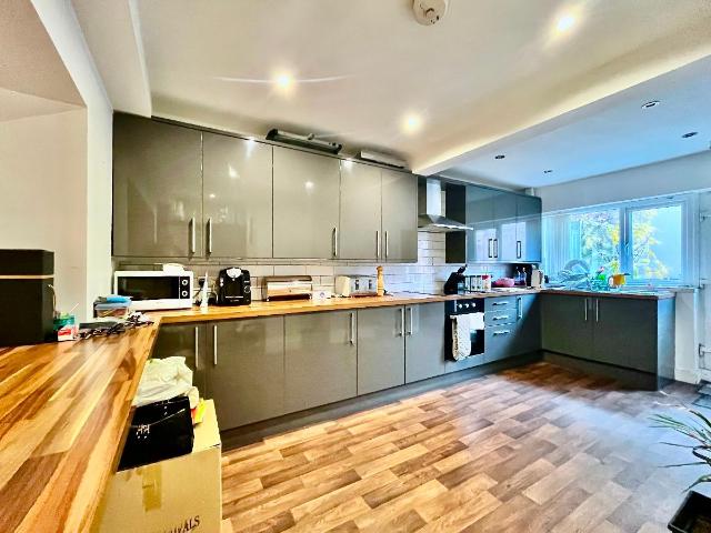Ecclesall Road, Sheffield S11, 1 bed flat to rent, £1,075 pcm | PrimeLocation