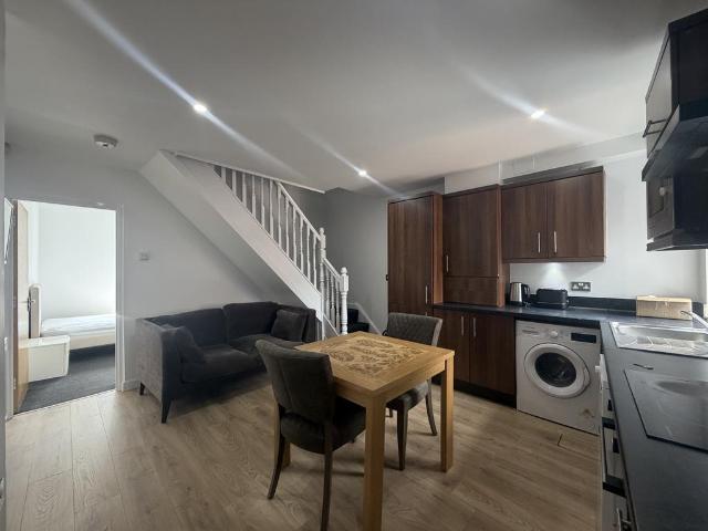 Ecclesall Road, Sheffield S11 3 bed apartment to rent £1,150 pcm £265 pw