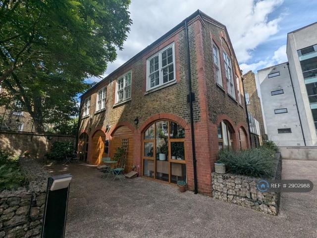 Ecclesbourne Road, London, N1 2 bed semi detached house to rent £3,900 pcm £900 pw